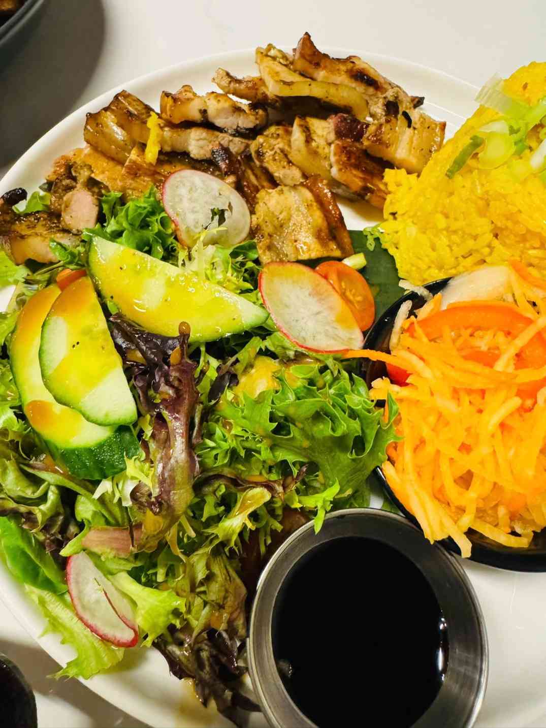 Halina Modern Filipino Kitchen + Bar – Filipino Businesses in Canada